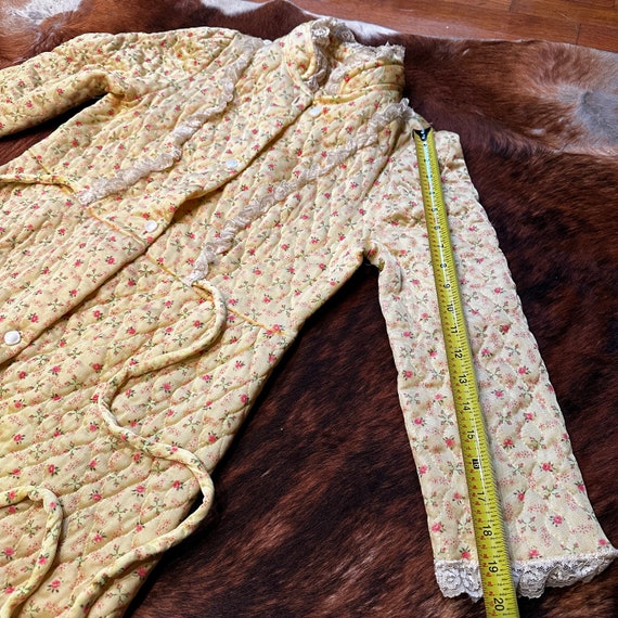 Vintage Quilted Floral Robe - 1960s House Coat - Ruff… - Gem