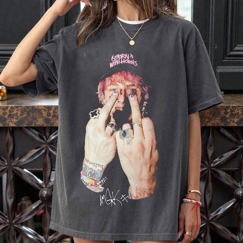 Machine Gun Kelly Middle Finger Lost American Tour 2025 Graphic Tee ...