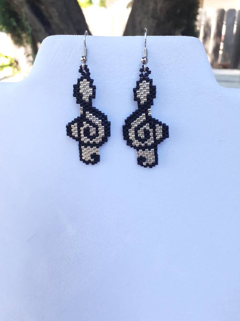Native American Style Beaded Musical Note Black and Silver | Etsy