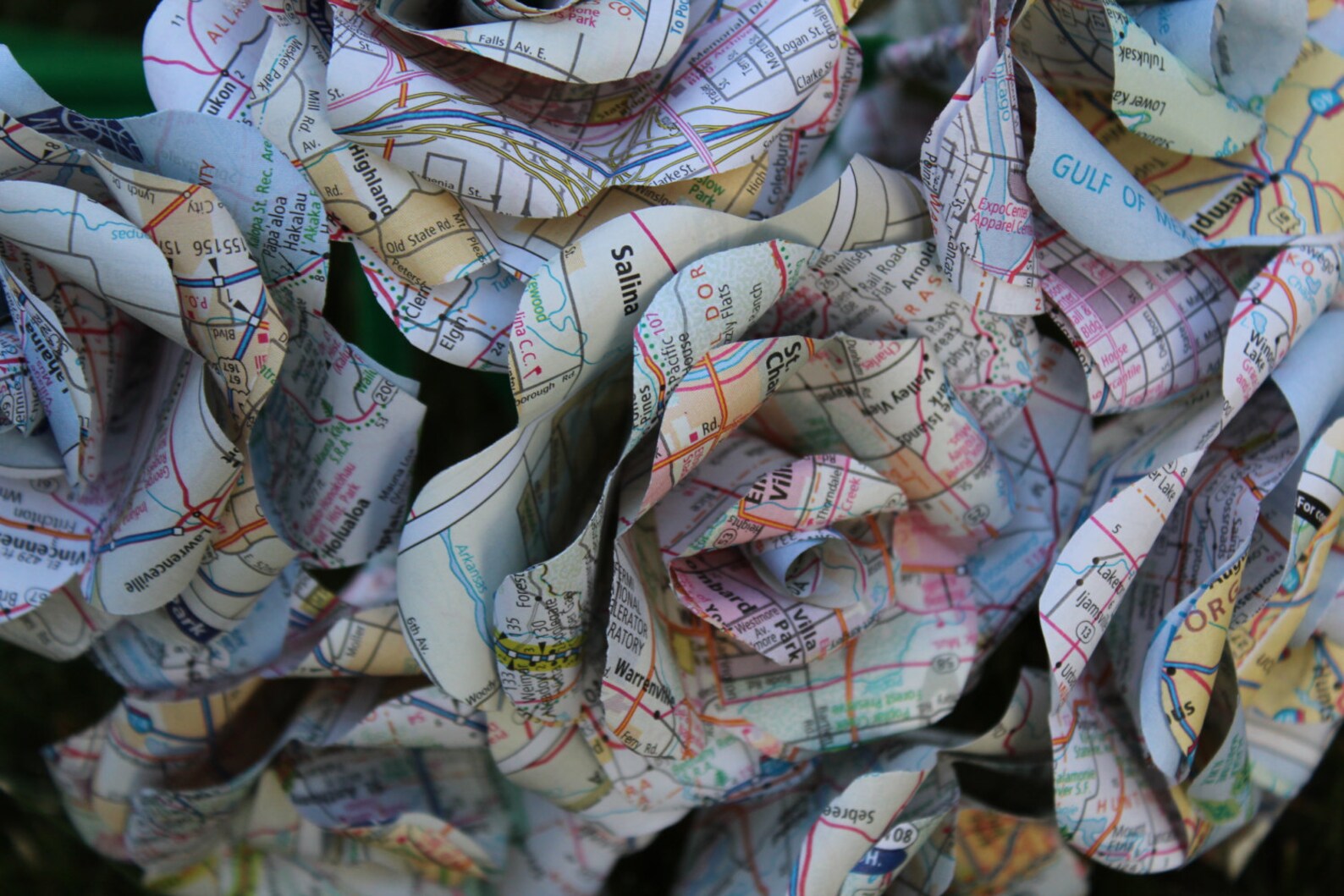 50 Map / Atlas Roses - Paper Roses Made From a Recycled Map - Etsy