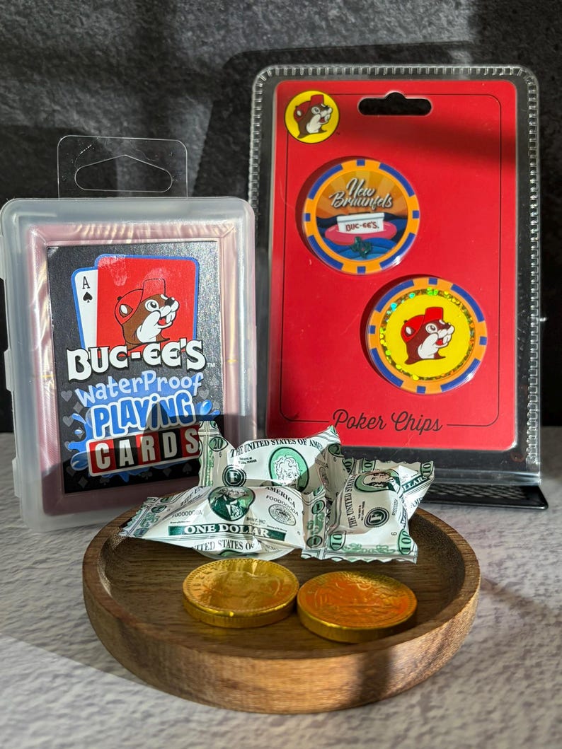 All-In Fun Game Night Bundle - Karten, Pokerchips, Schokolademünzen ...