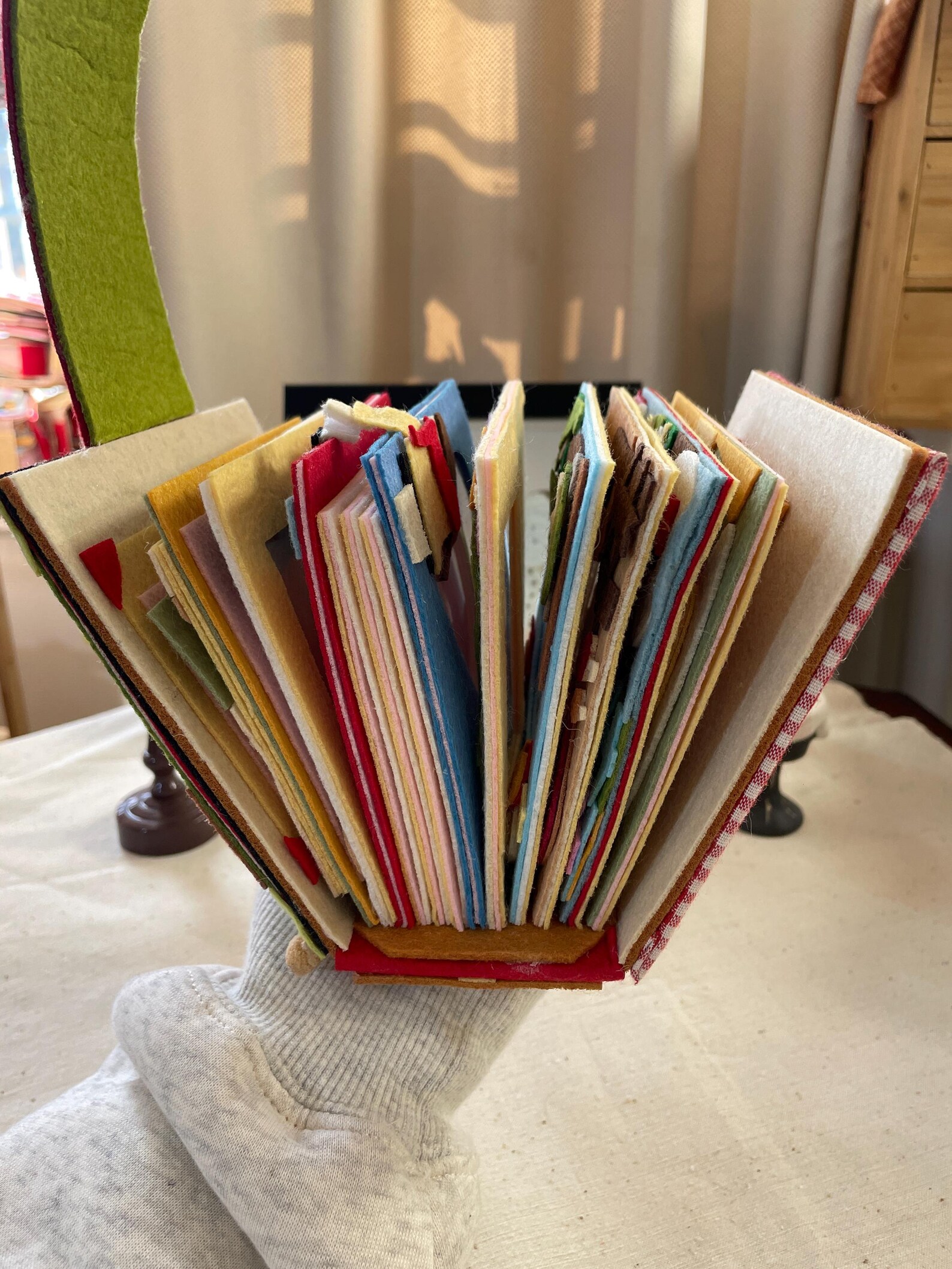 Handmade Valentine's Day Felt Photo Album: Pastel Scrapbook Anniversary ...