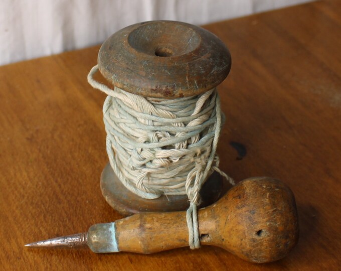 Antique Wooden Carpenters Chalk Line Hand Tool Spool & Awl Woodworking ...