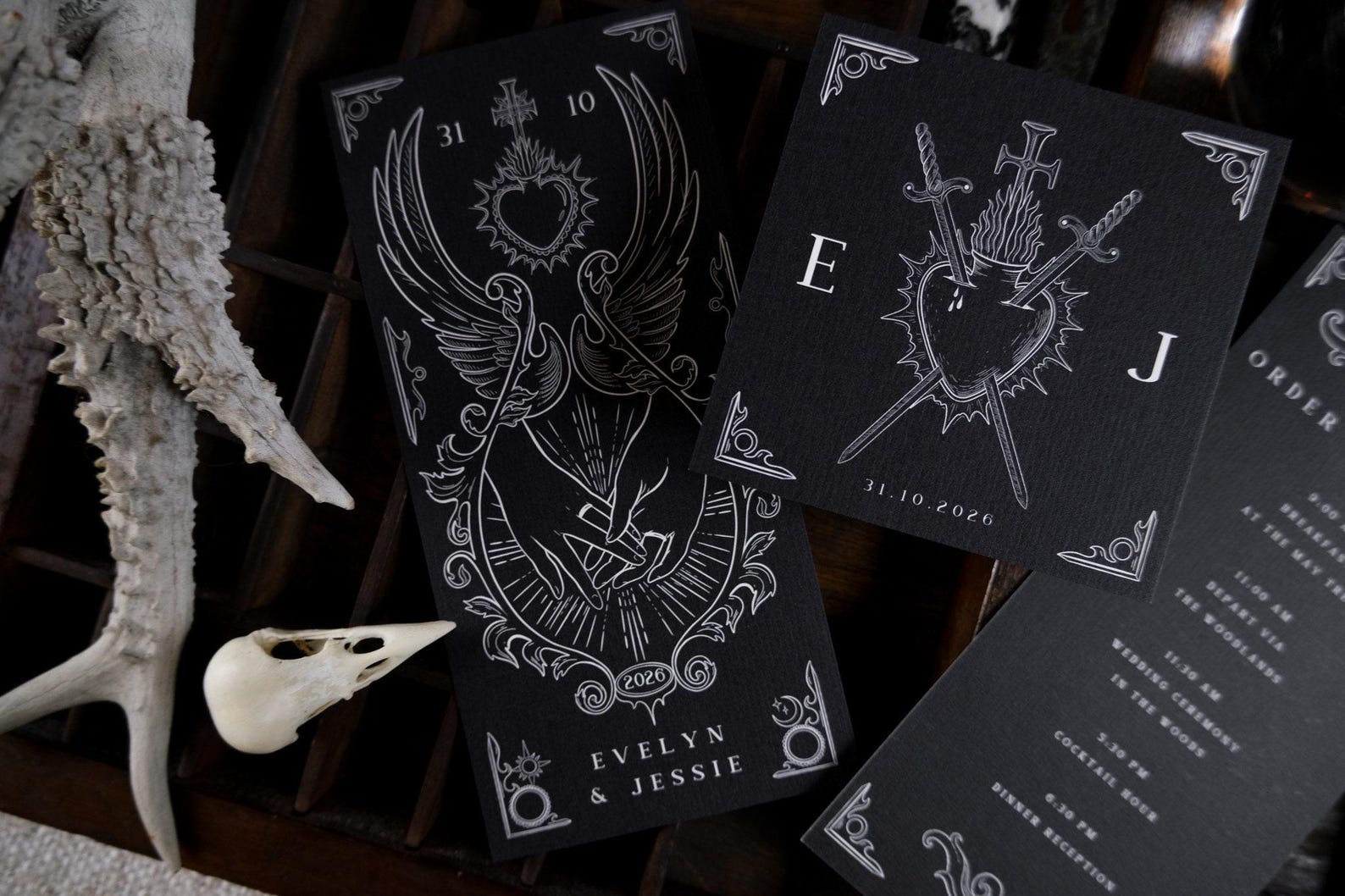 Romeo and Juliet Inspired Gothic Romance 3-piece Tarot Card Invitation ...