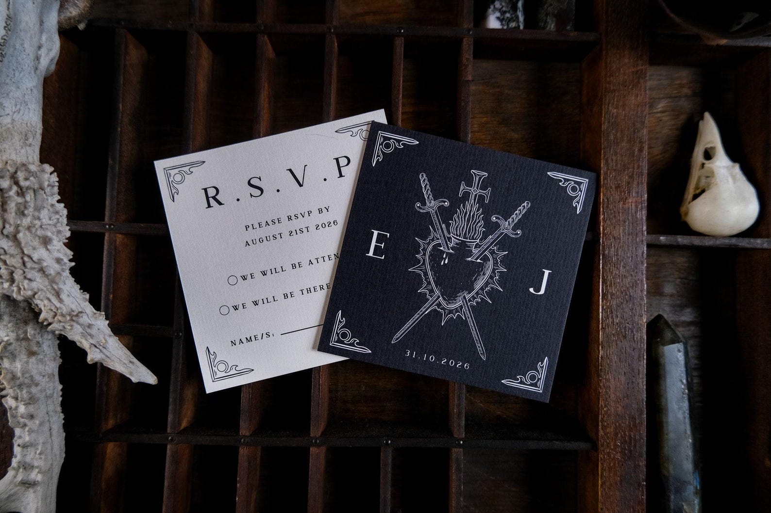 Romeo and Juliet Inspired Gothic Romance 3-piece Tarot Card Invitation ...