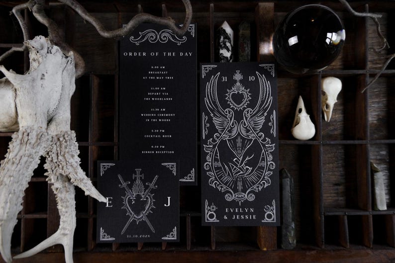 Romeo and Juliet Inspired Gothic Romance 3-piece Tarot Card Invitation ...