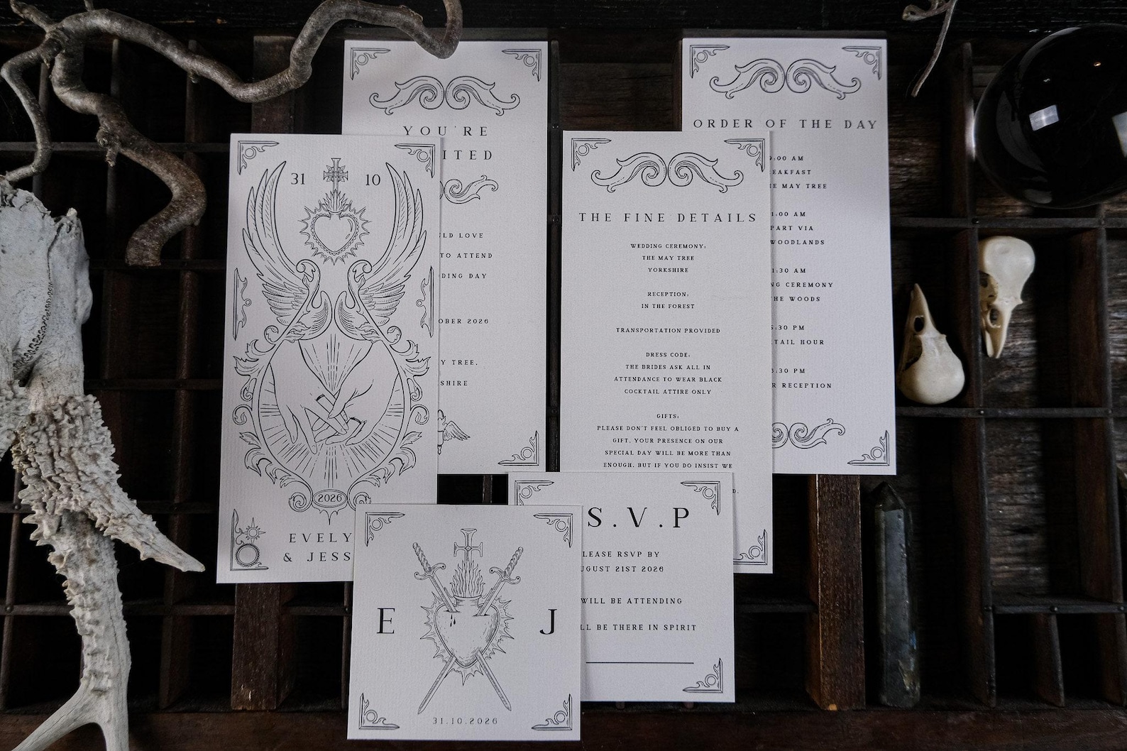 Romeo and Juliet Inspired Gothic Romance 3-piece Tarot Card Invitation ...