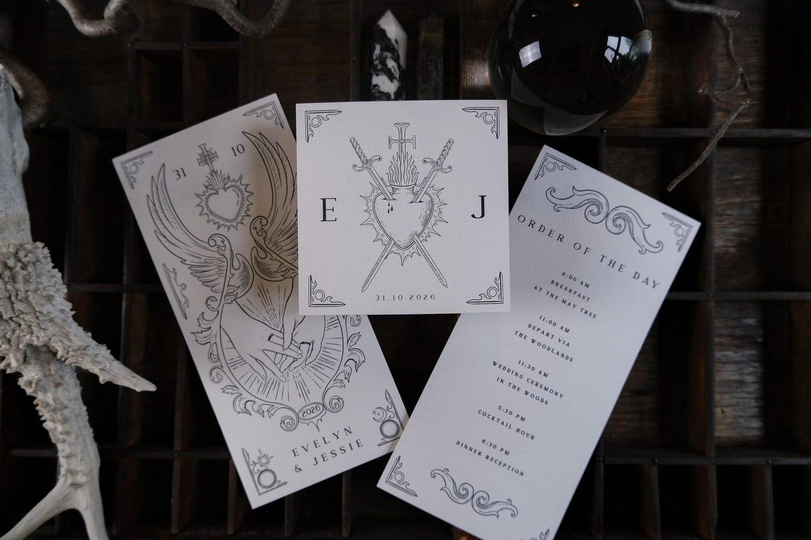 Romeo and Juliet Inspired Gothic Romance 3-piece Tarot Card Invitation ...