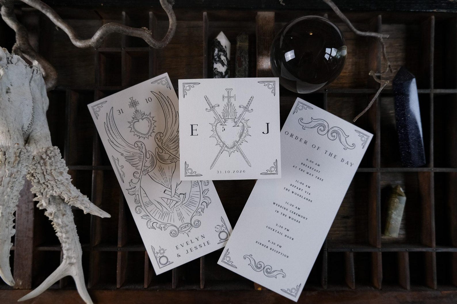 Romeo and Juliet Inspired Gothic Romance 3-piece Tarot Card Invitation ...
