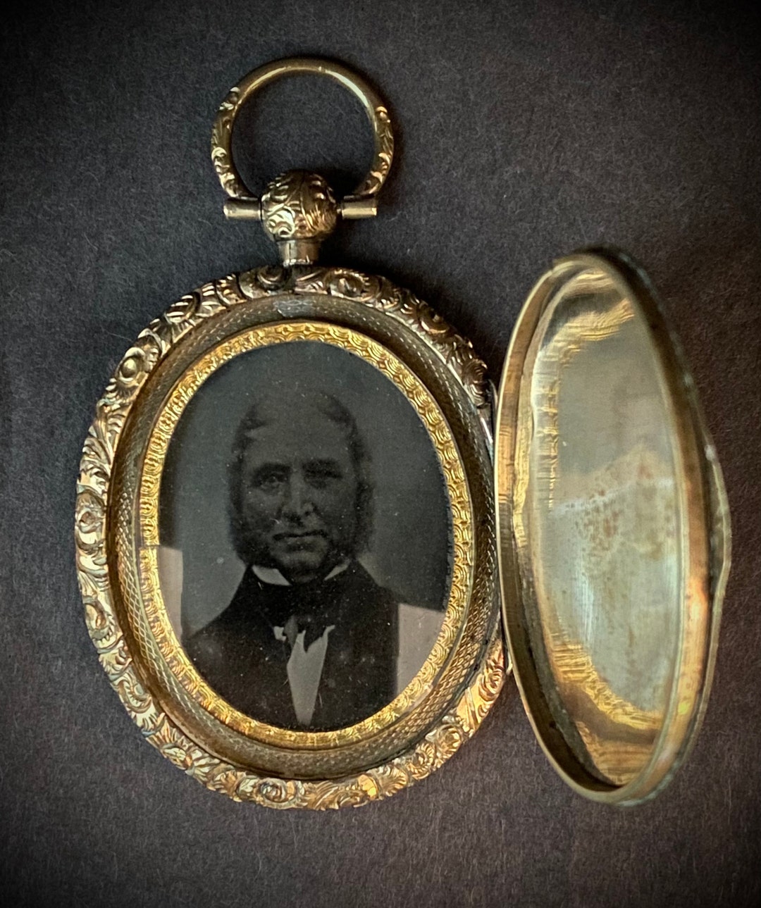 Antique Victorian Locket Rare Large Gold Back and Front Engraved Design ...