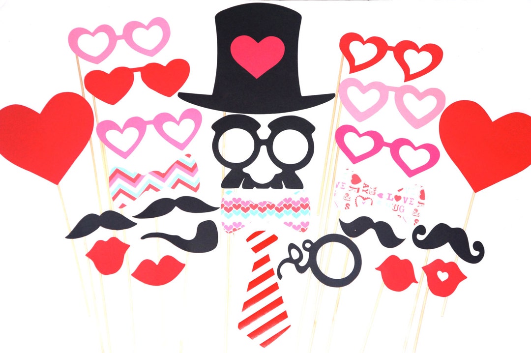 Valentines Day Photo Booth Prop Set - 24 Pieces on a Stick - Great ...