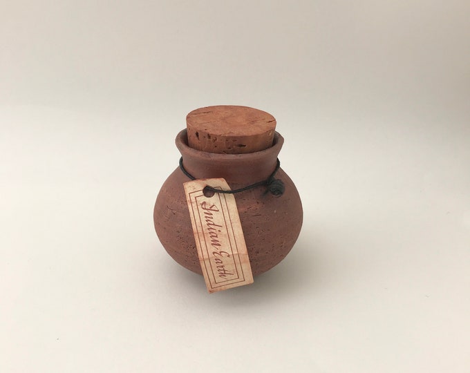 Vintage Container of Indian Earth Make Up, Clay Pot Indian Earth Makeup ...