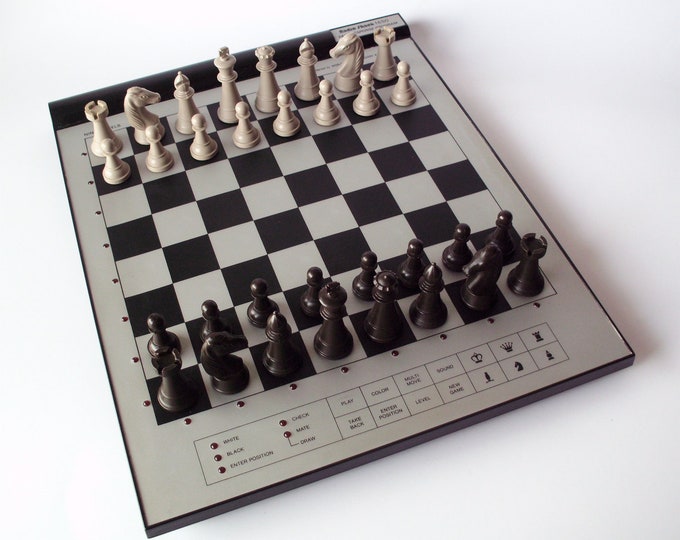 Radio Shack 1650 Fast Response Chess Computer Game, 1985, Endorsed by ...
