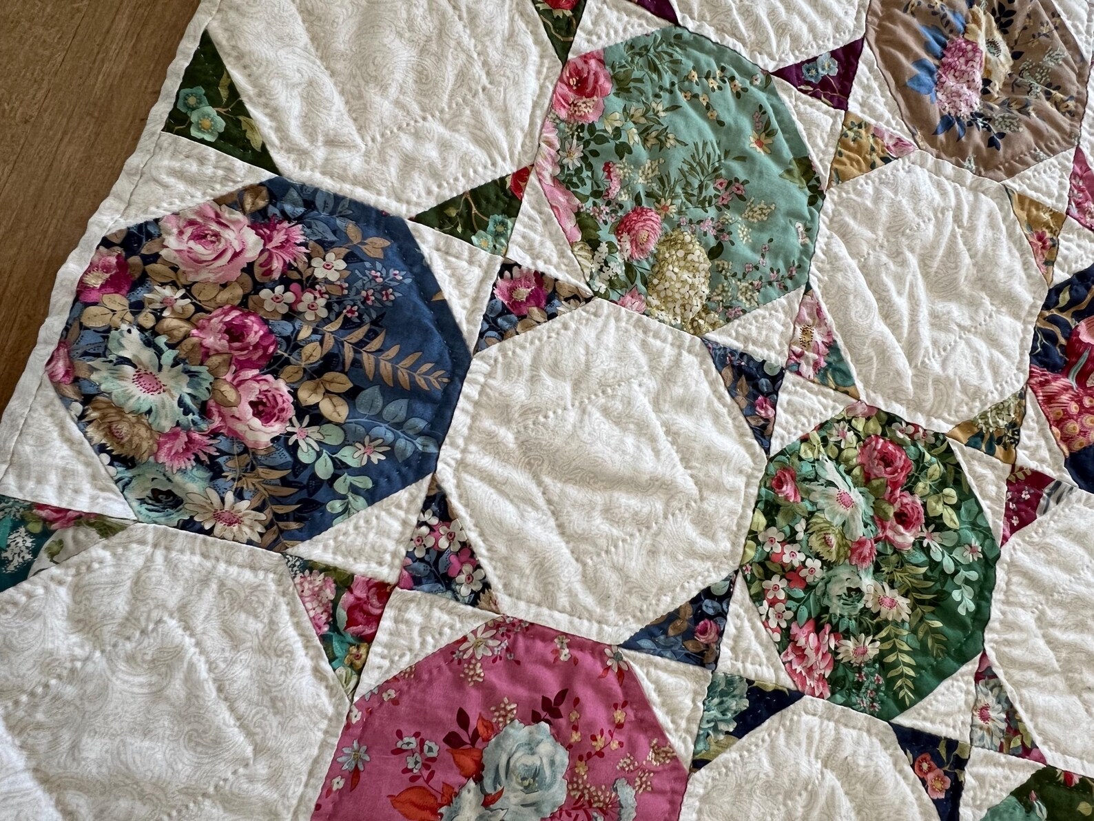 Modern Floral Snowball Quilt - Etsy