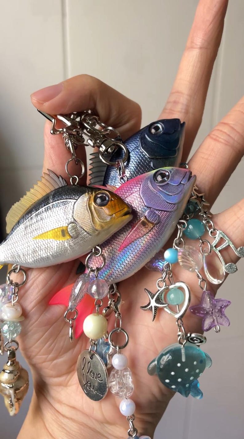 Realistic Fish Bag Charm, Shimmering Lure Keychain, Natural Shell ...