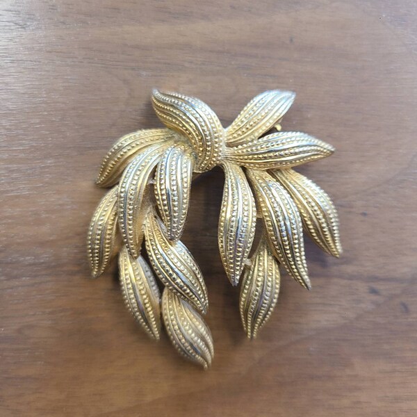 Trifari Pin Brooch - Etsy
