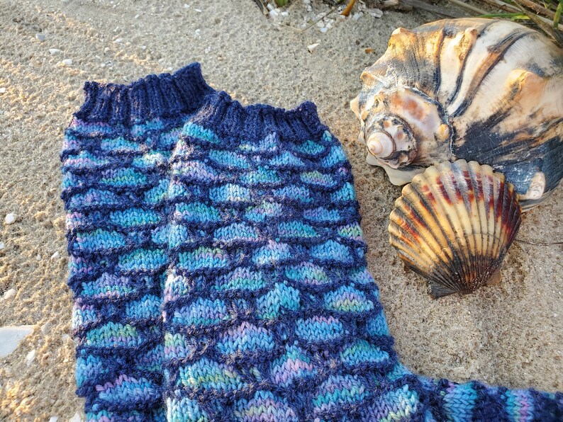 Rainbow Fish Socks PDF Knitting Pattern by Vint Hill Knits - Etsy