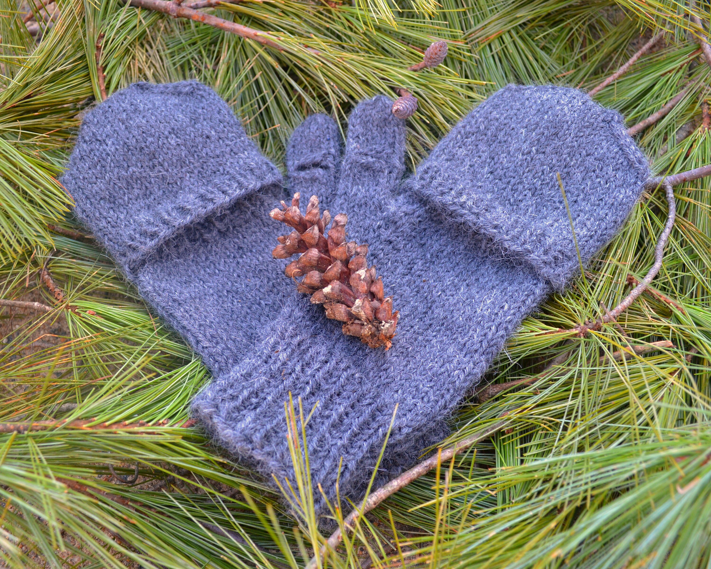 Convertible Texting Mittens PDF Knitting Pattern by Vint Hill | Etsy