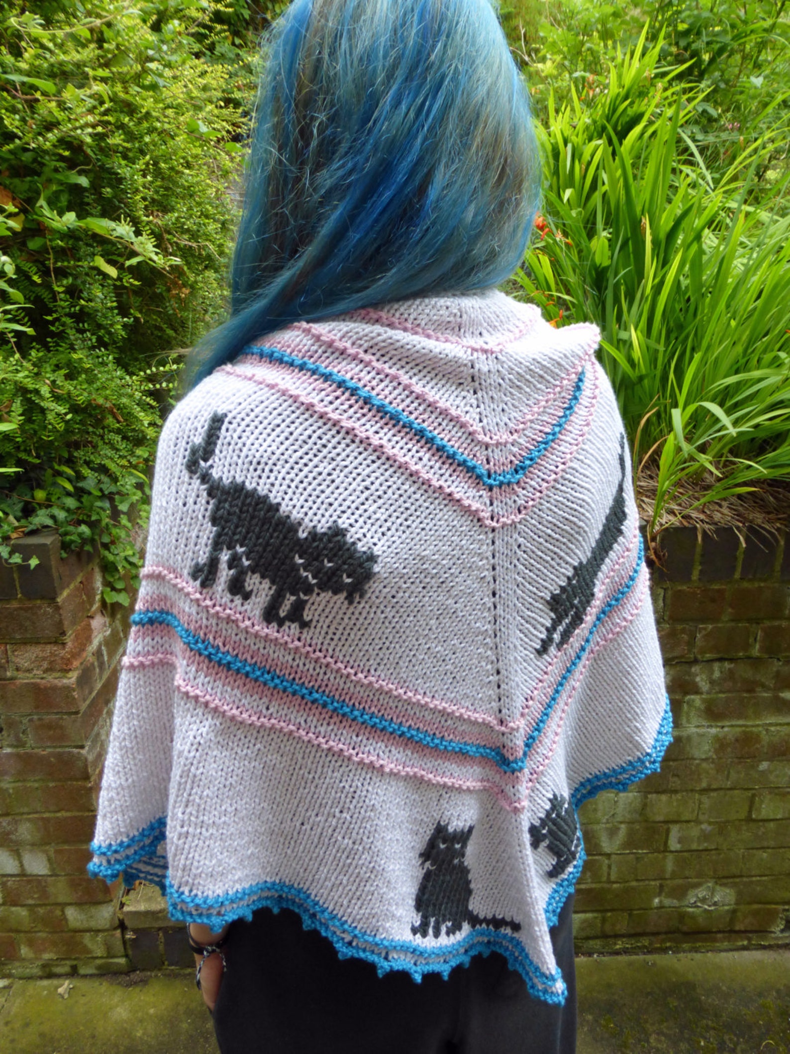 Cat Shawl KNITTING PATTERN in PDF | Knit a Shawl With Black Cat Motifs ...