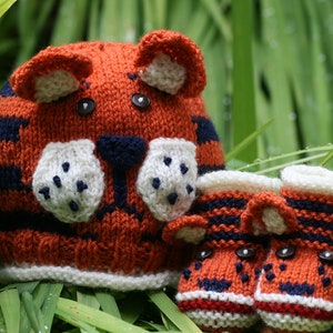 Tiger Baby KNITTING PATTERN in Pdf | Tiger Paws Baby Hat and Booties ...