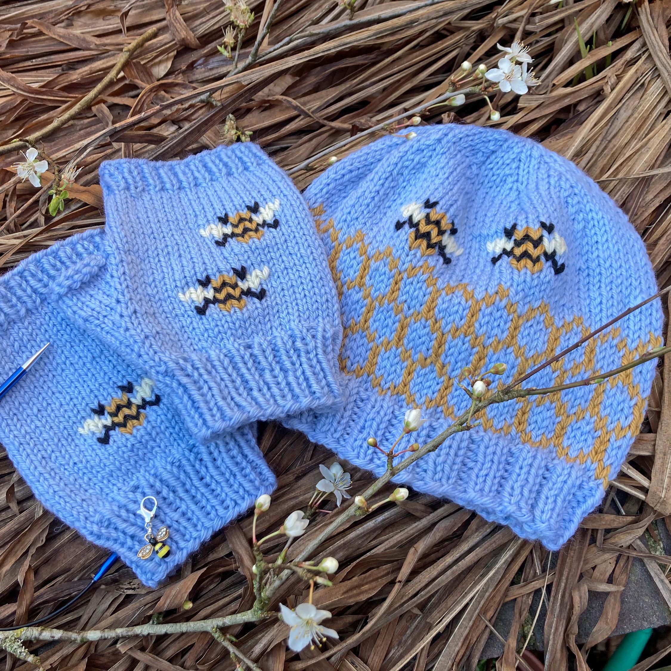 Honey Bee Mittens KNITTING PATTERN, Fingerless Mittens to Fit Children ...