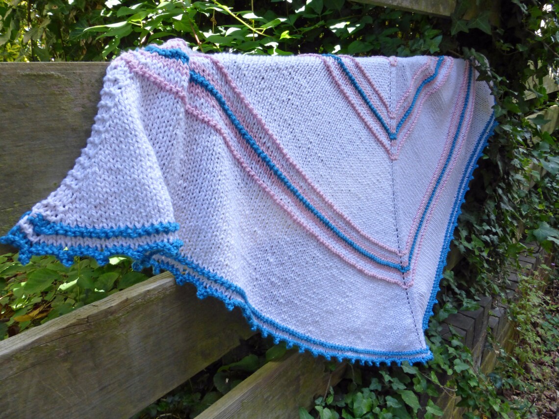 Cat Shawl KNITTING PATTERN in PDF | Knit a Shawl With Black Cat Motifs ...