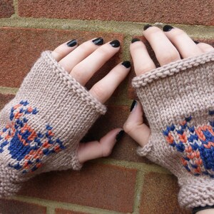 KNITTING PATTERN in PDF, Spooky Spider Fingerless Mitts for Halloween ...