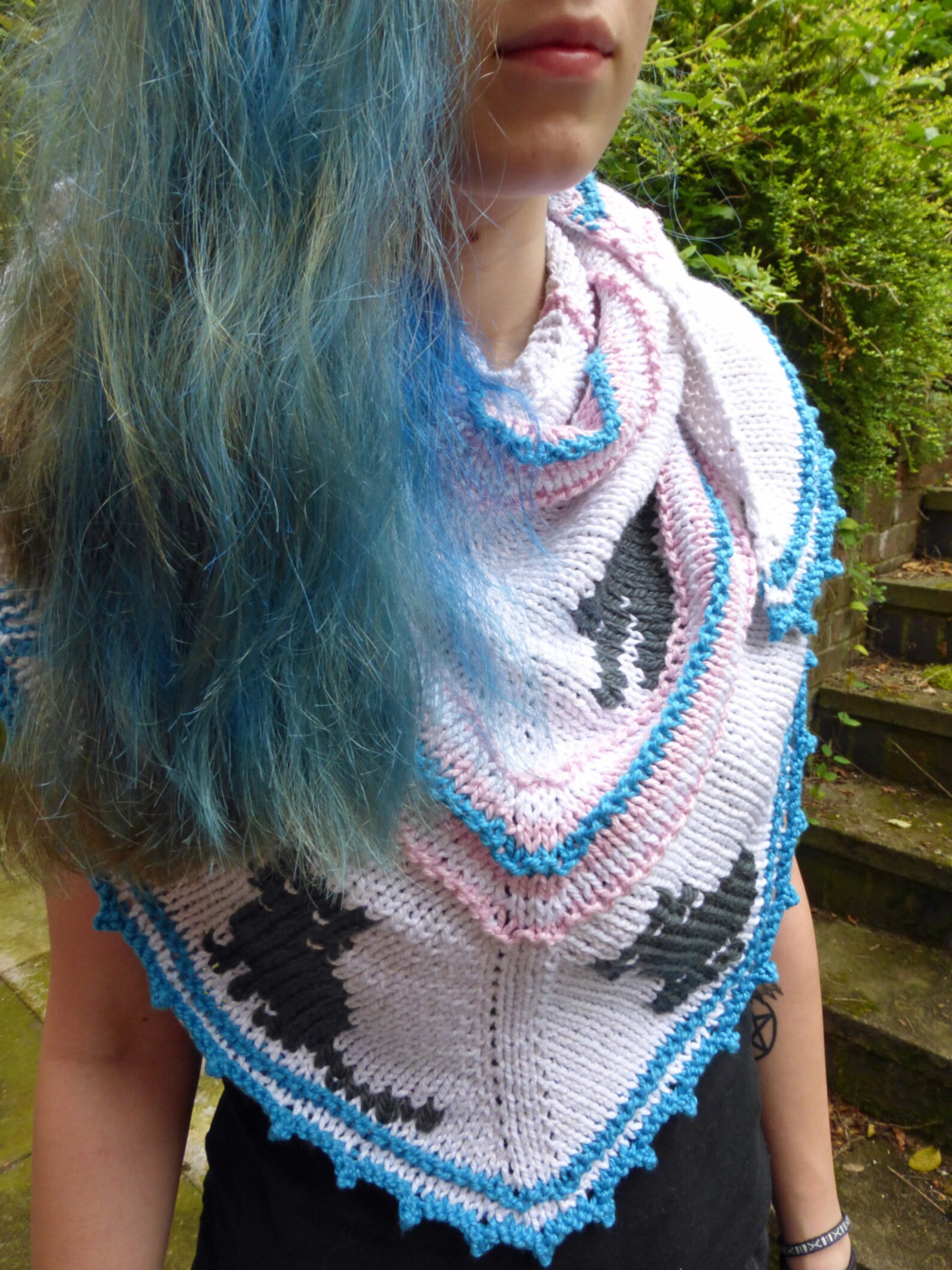 Cat Shawl KNITTING PATTERN in PDF | Knit a Shawl With Black Cat Motifs ...