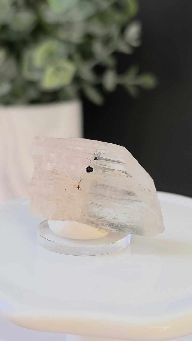 Bicolor UV Reactive Kunzite Crystal Pakistan | Translucent Gemmy ...