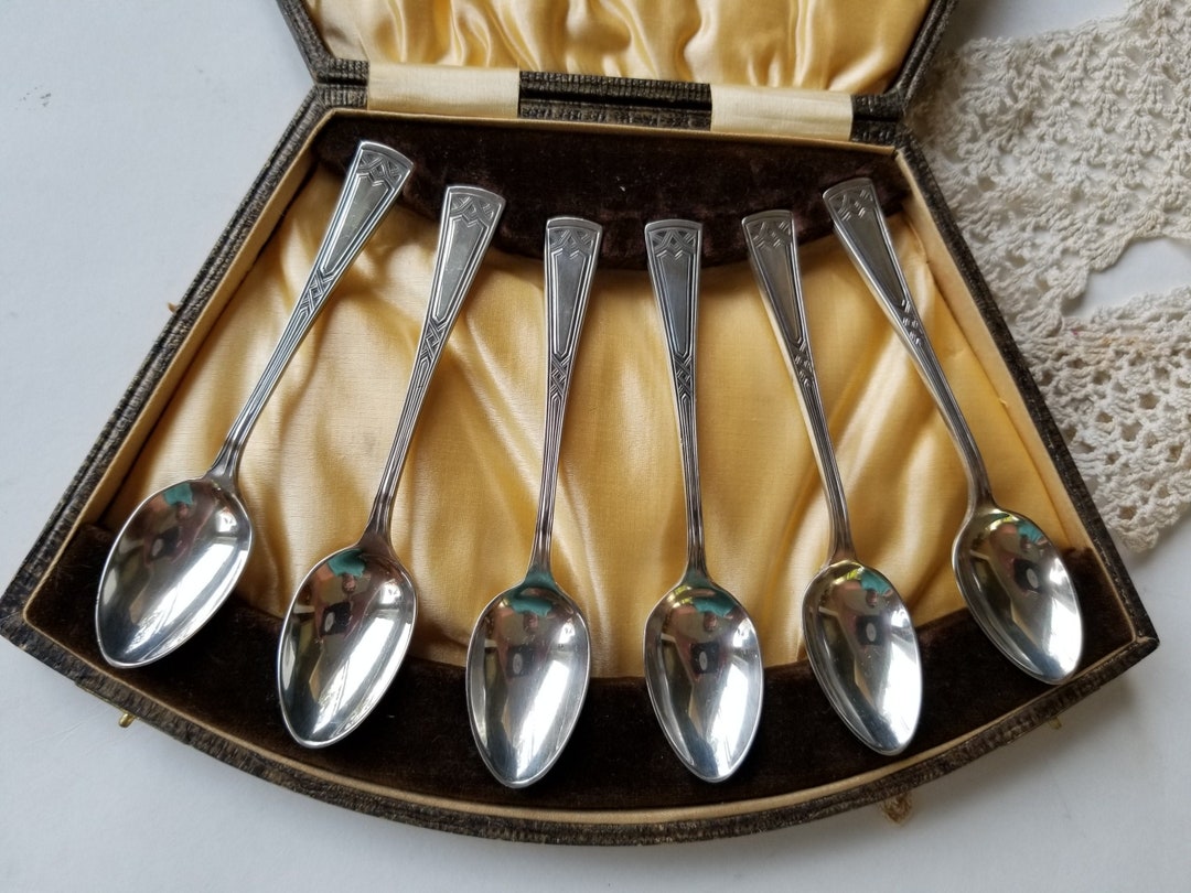 Boxed Set of Art Deco Demitasse Spoons (4 5/8 Inches) / RD692606 EP NS ...