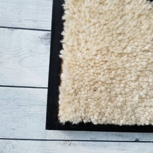 Inuit Themed Hunting Scene Hooked Rug Wall Hanging (63 by 48 Cm ...