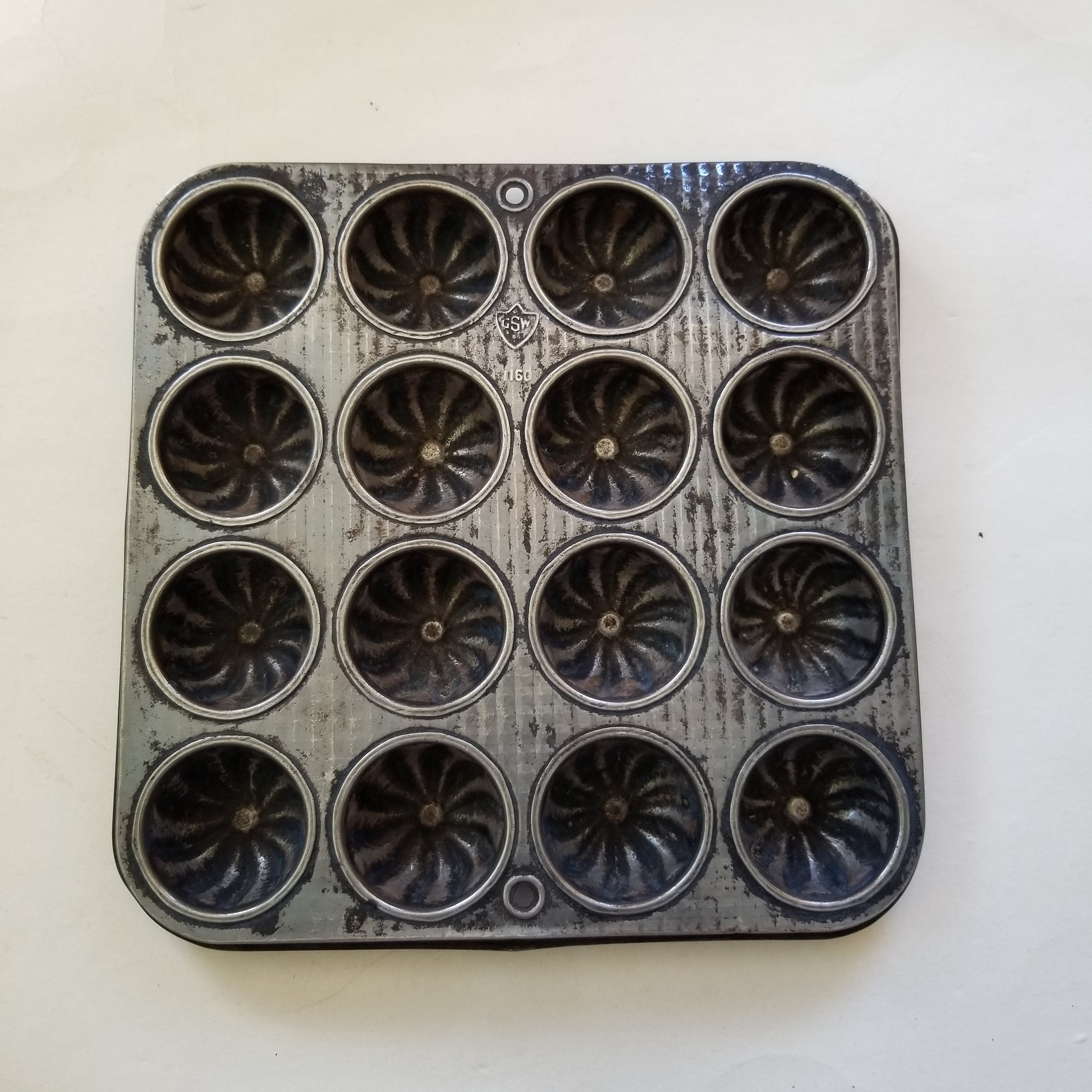 Weathered GSW 1160 Bake-rite Tinware Fluted Mini Muffin Pan / - Etsy UK