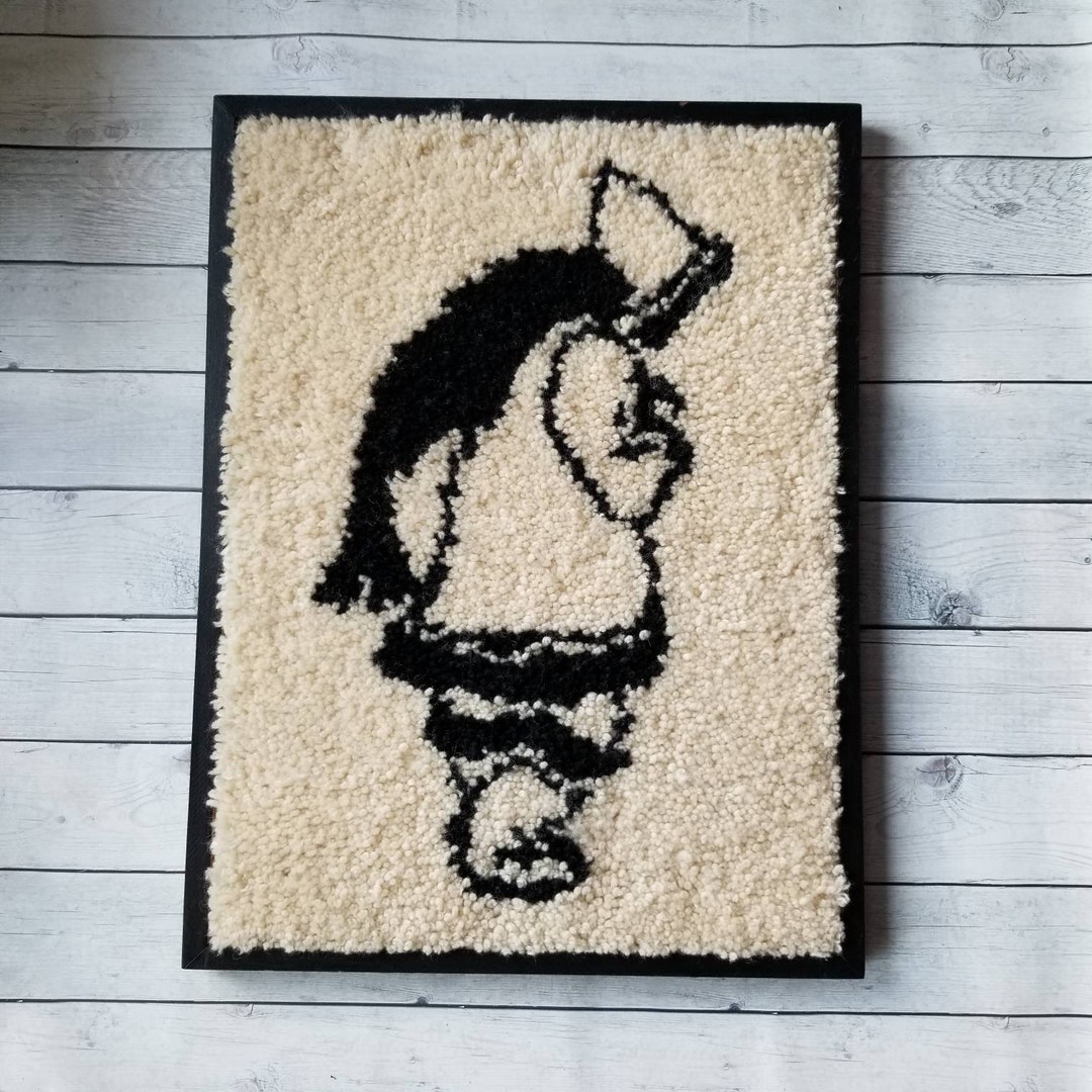 Inuit Themed Hunting Scene Hooked Rug Wall Hanging (63 by 48 Cm ...