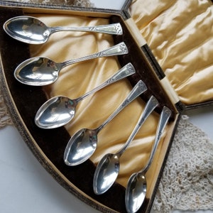 Boxed Set of Art Deco Demitasse Spoons (4 5/8 Inches) / RD692606 EP NS ...
