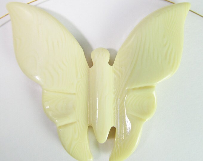 2 Vintage Jumbo 48mm Faux Ivory Lucite Butterfly Pendants Pd450 - Etsy