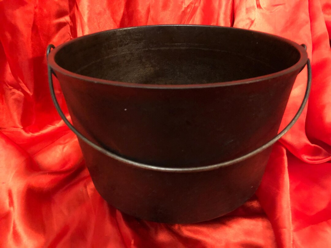 Three Footed Cauldron Cast Iron Cauldron - Griswald - Large Antique Pot ...