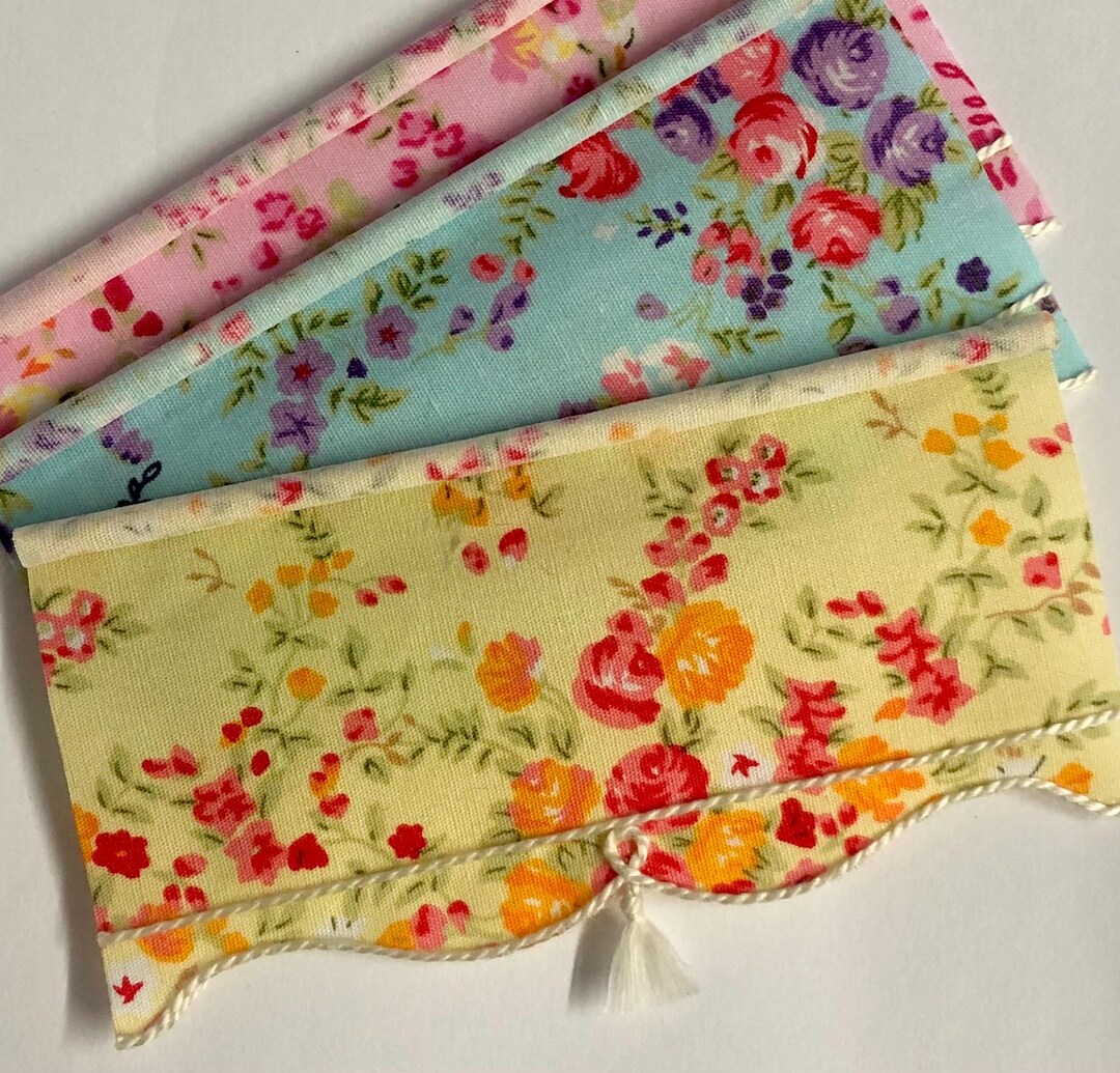 Dollhouse Miniature Blind: Floral Print, 12th Scale - Etsy