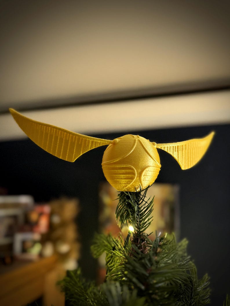 Golden Snitch Tree Toppernull