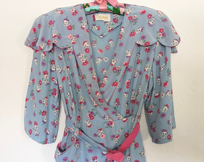 1940s Lamb Print Dressing Gown Robe by Textron - 40s Novelty Print Cold ...