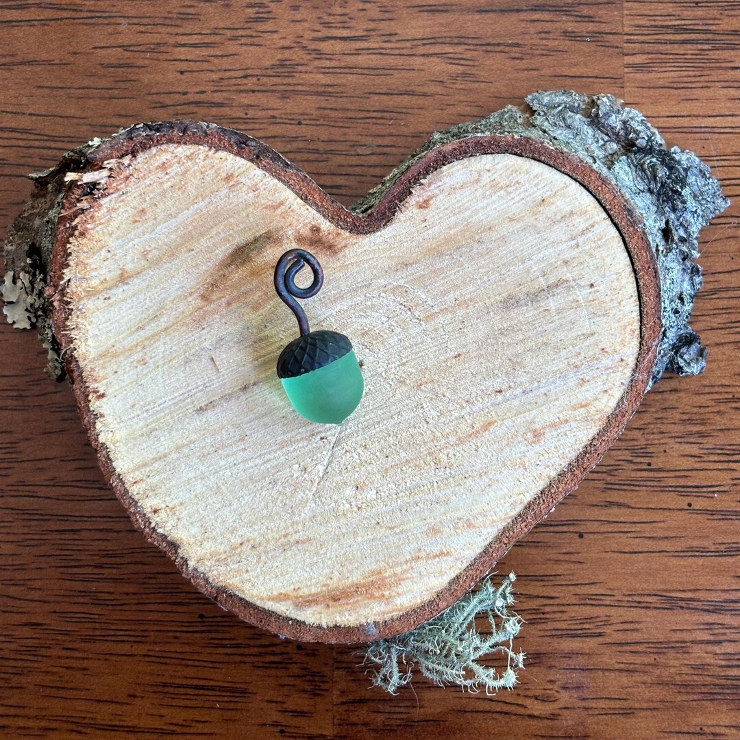 Frosted Emerald Glass Acorn Charm / Lampwork Bead / Recycled Glass - Etsy