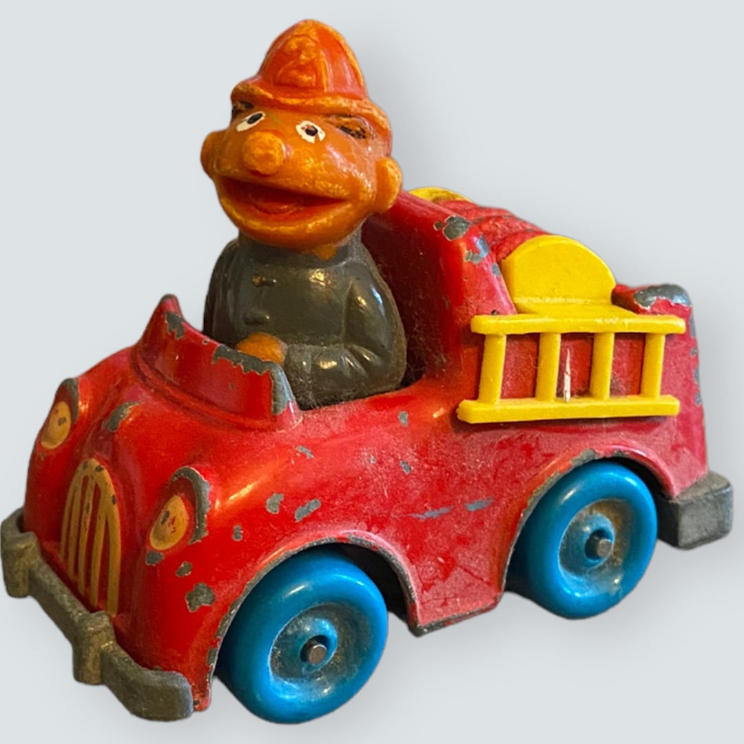Hasbro Toys 1981 Muppets Inc."firefighter Ernie" Diecast Firetruck ...