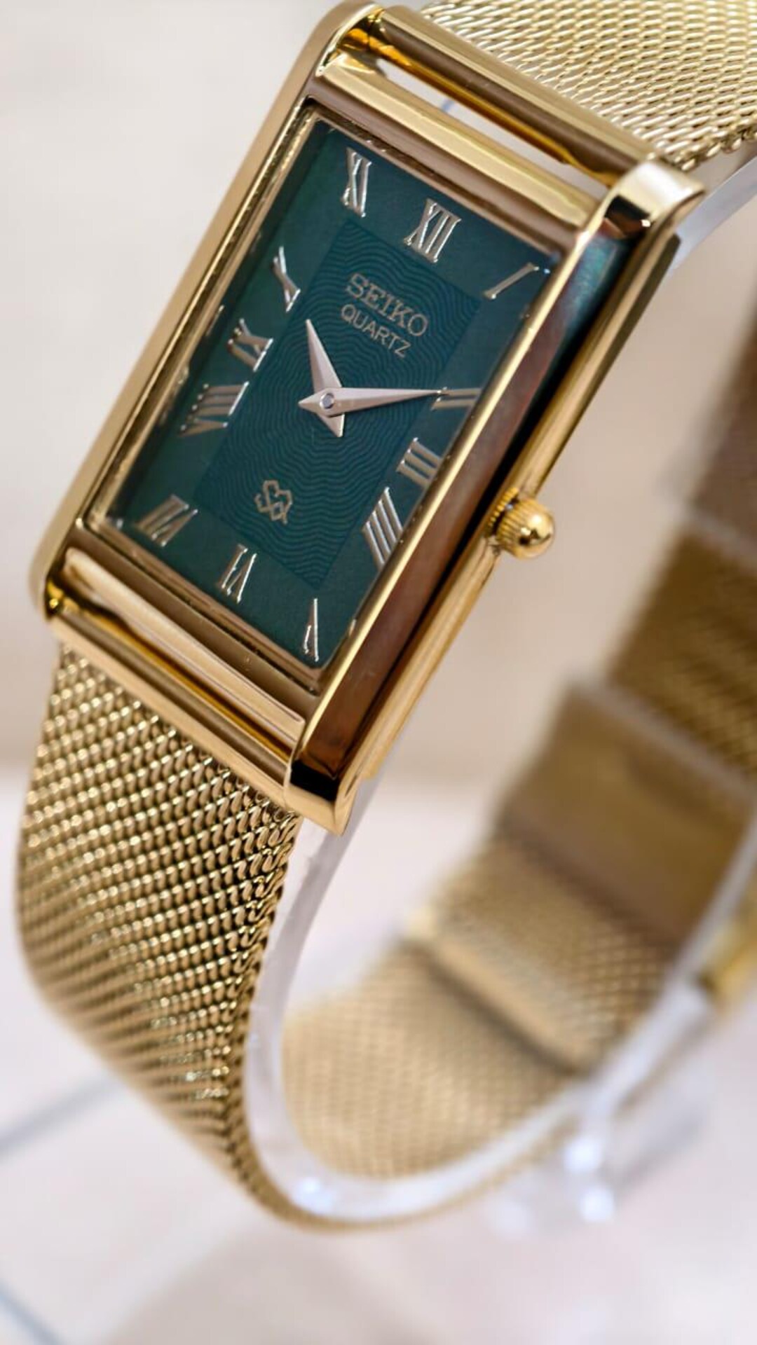 Vintage Seiko Rectangular Quartz Watch With Green Dial Gold Mesh ...
