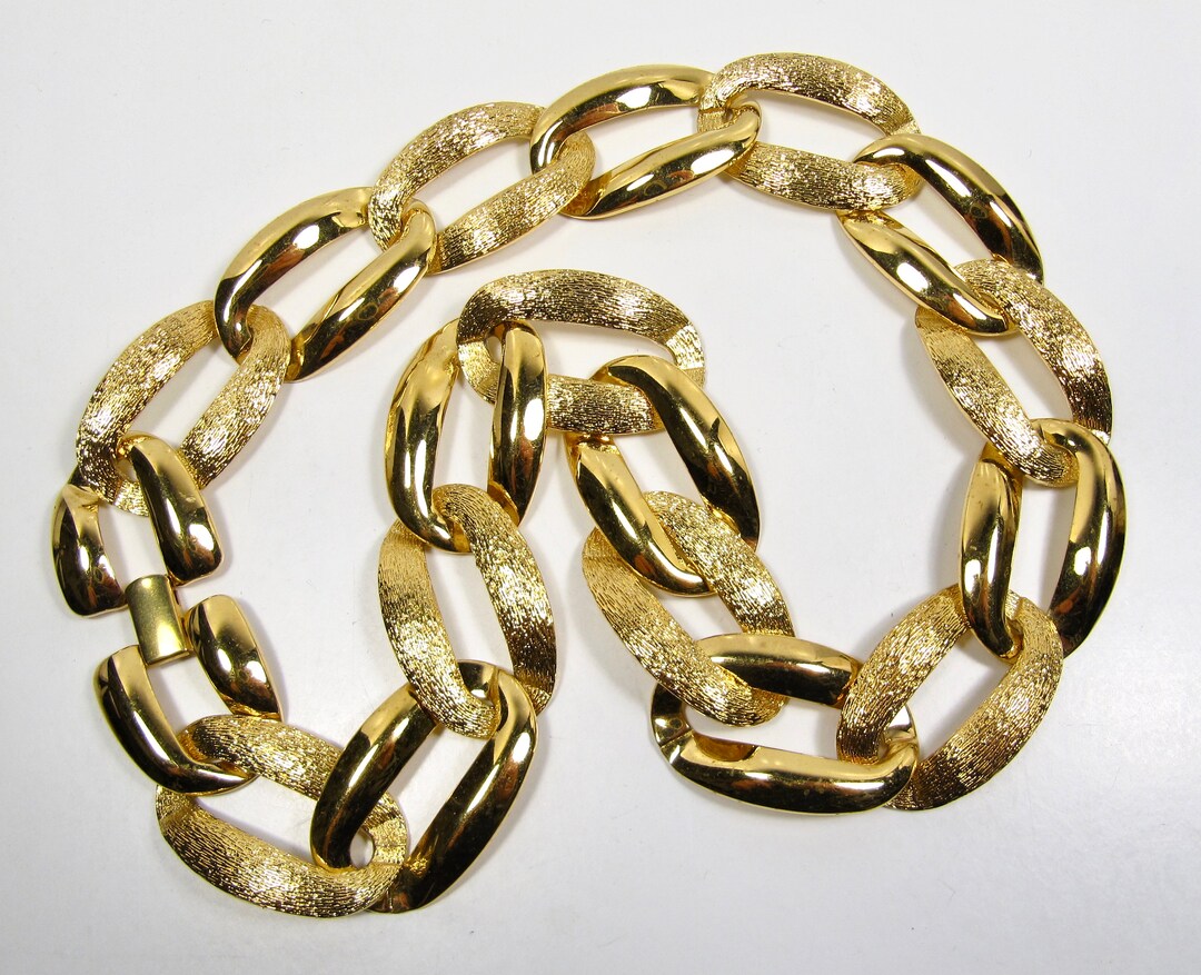 1980s NAPIER Pat 4774743 Textured & Shiny Gold Tone Large Oval Link ...