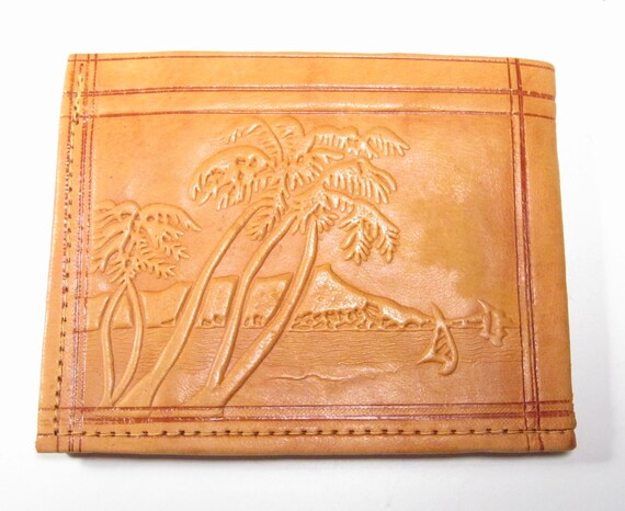 Hawaii Palm Tree Mountain Tooled Bifold Wallet Tan Le… - Gem