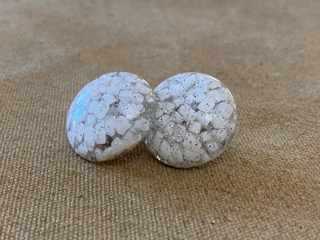 Mid Century Vintage Lucite White & Silver Glitter Confetti Stud ...
