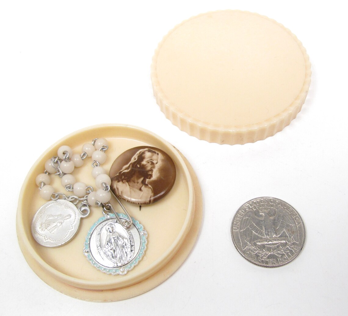 Plastic Vintage Religious Rosary Box Jesus Button Pressed | Etsy