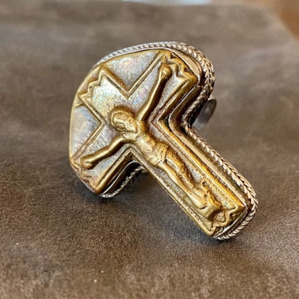 Crucifix Ring - Etsy