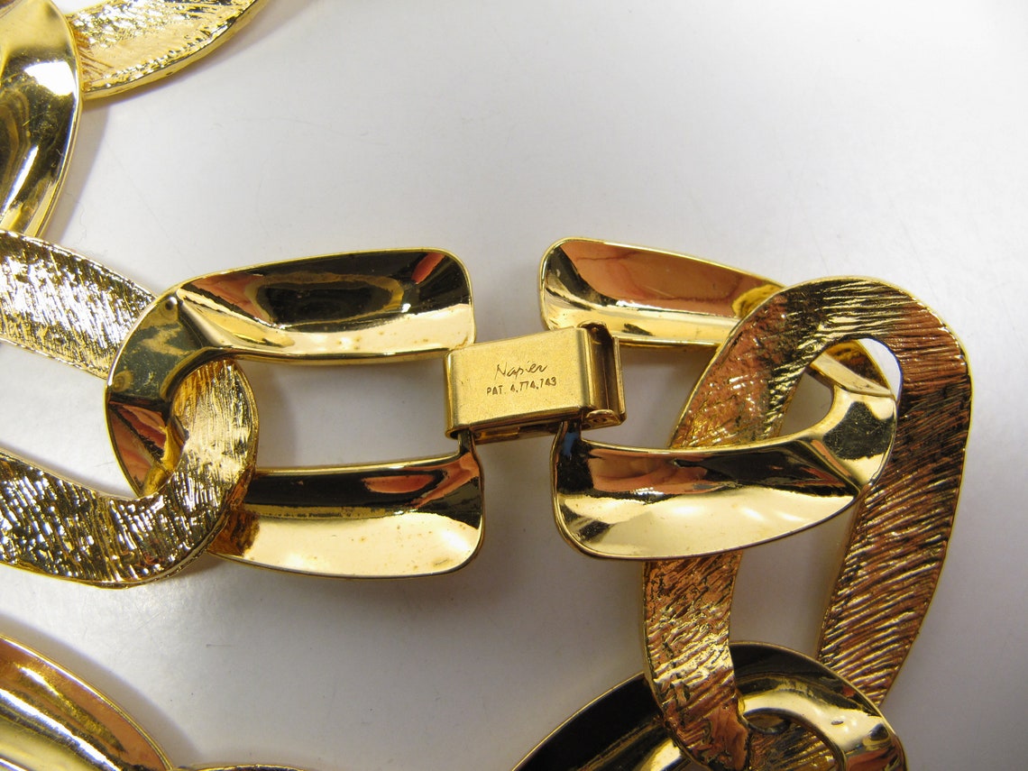 1980s NAPIER Pat 4774743 Textured & Shiny Gold Tone Large Oval | Etsy