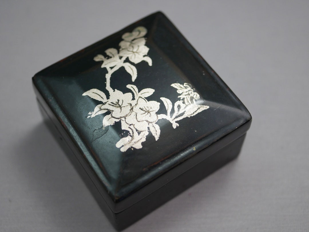 Small Wood Lacquer Box Ring Box Presentation Box Vintage Hand Painted ...
