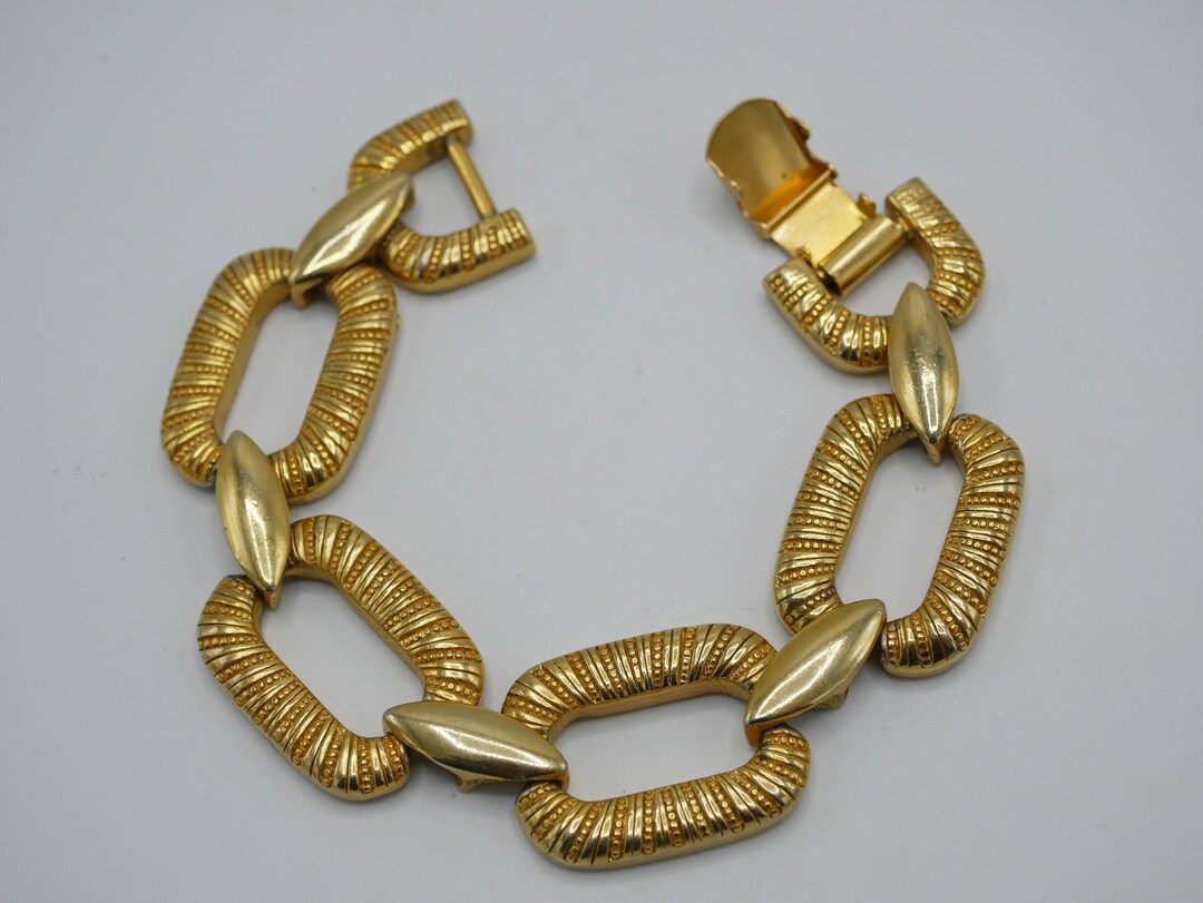 Vintage Signed Big Oval Link Gold Bracelet 8 Inches Statement Link ...
